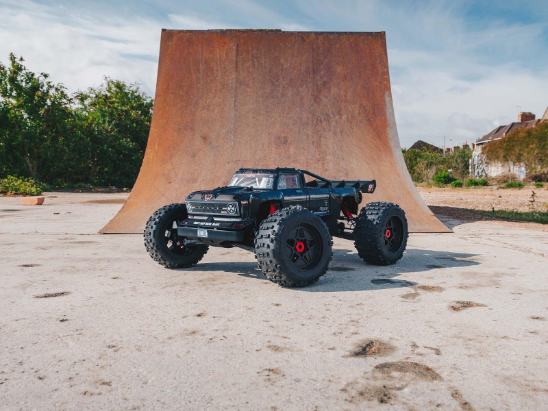 Arrma - Outcast 4X4 1/5 EXtreme Bash Roller Stunt Truck, Black ARA5210B ...