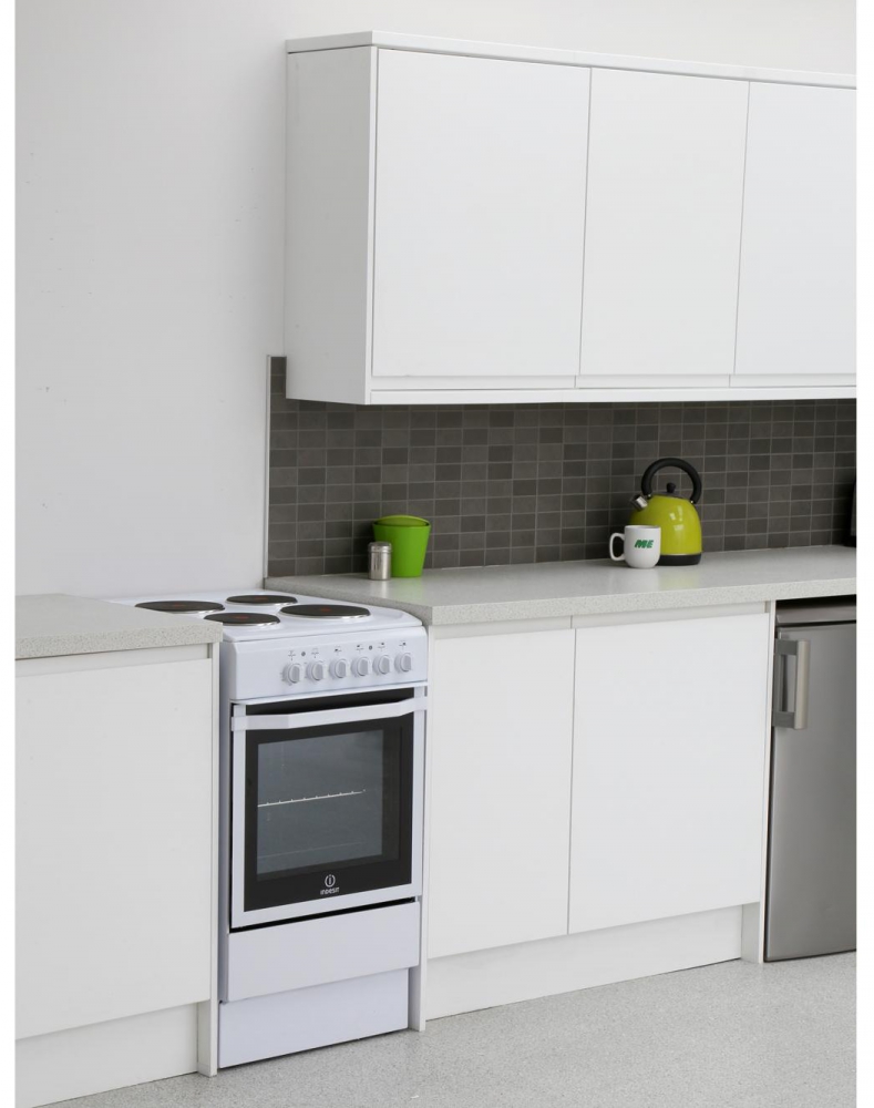 Appliance Electronics | Indesit I5ESHW Solid Plate Electric Cooker with ...